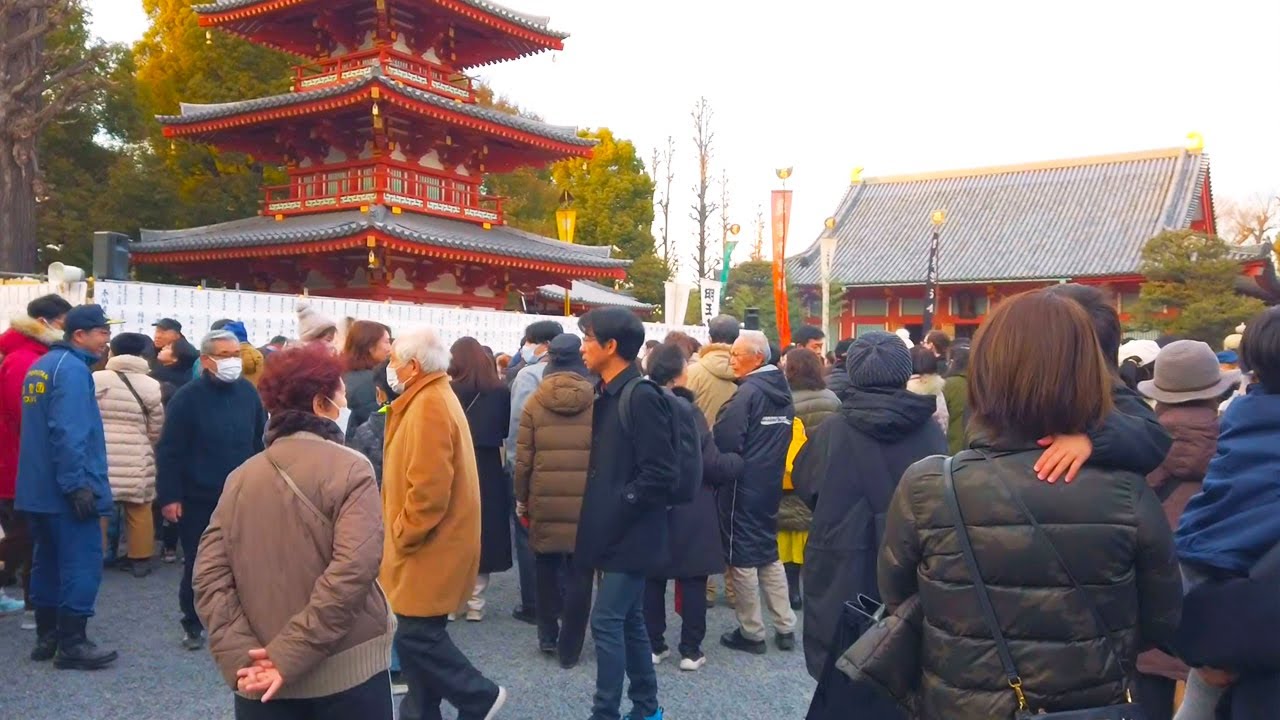 Tokyo - Bean-throwing at Hosenji Temple. Scenery of Nakanosakaue area ...