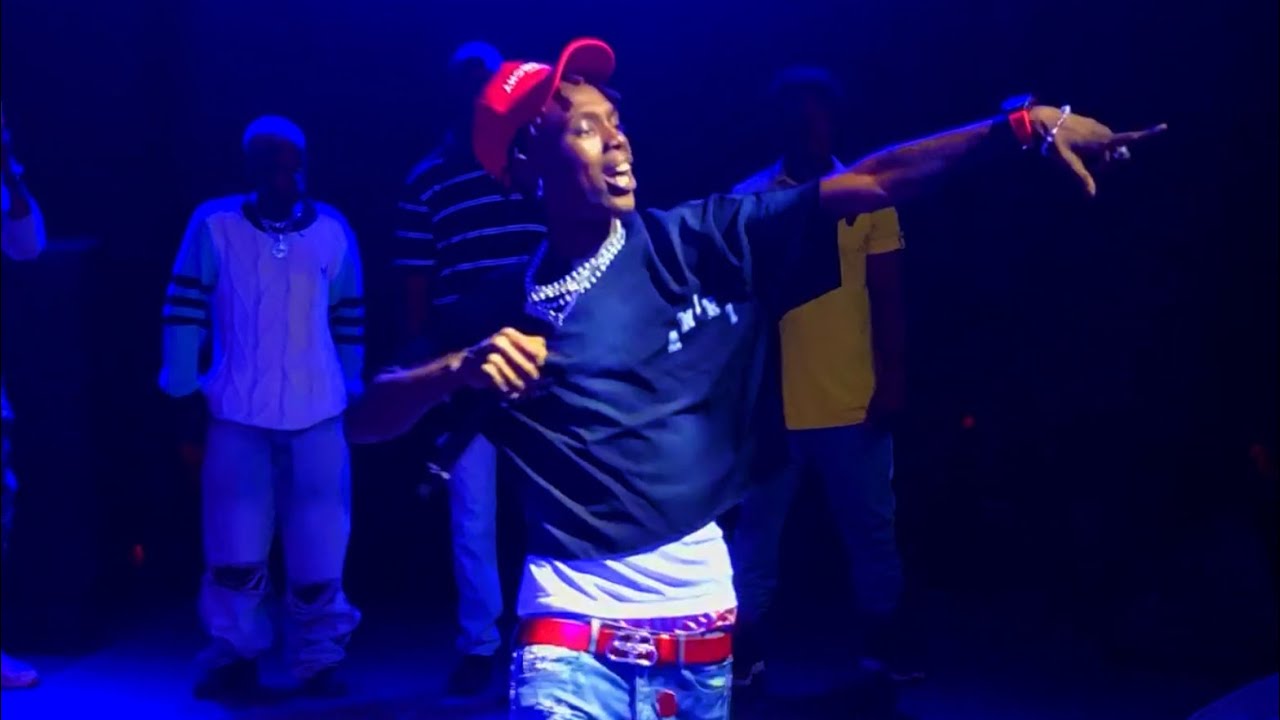 CONCERT MAMA LE SUCCÈS RÉACTIONS LES FANS - YouTube