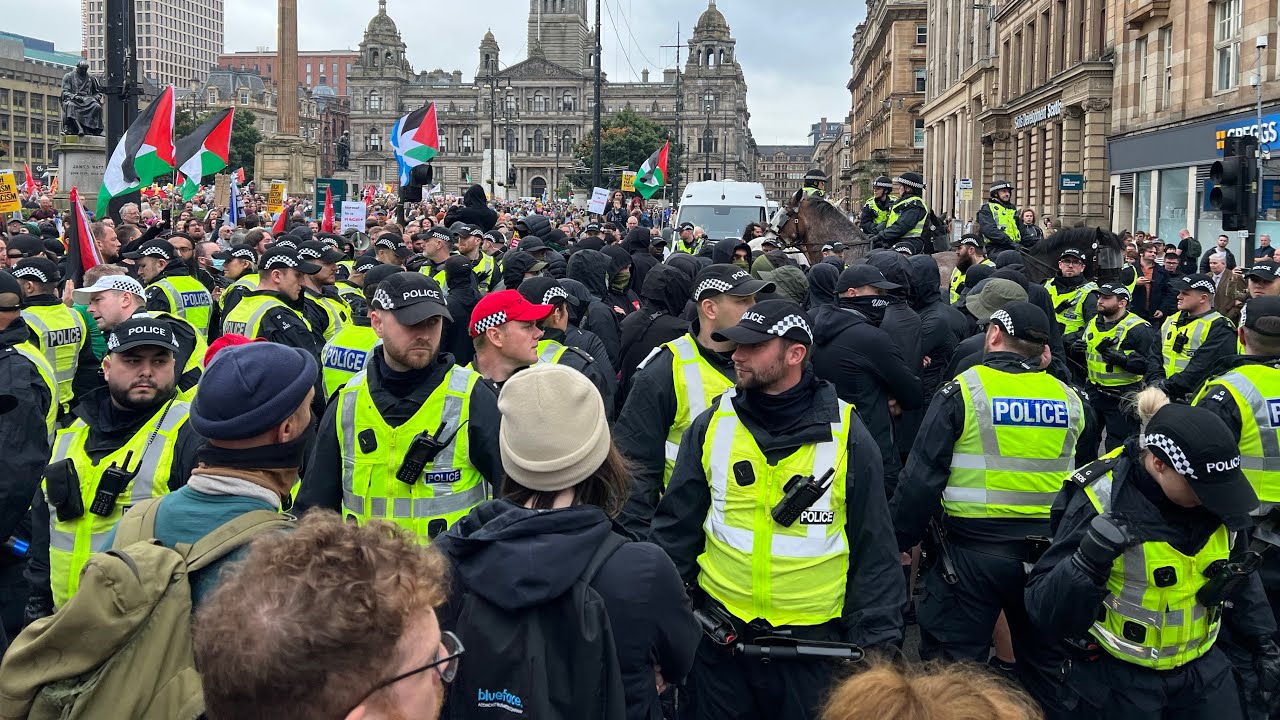 The Battle of George Sq: 'Anti-Racists' vs 'British Patriots' and ...