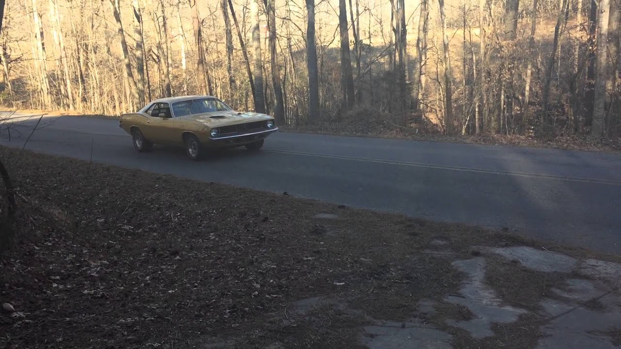 73 cuda first burnout!!! Cuda Guy Project - YouTube