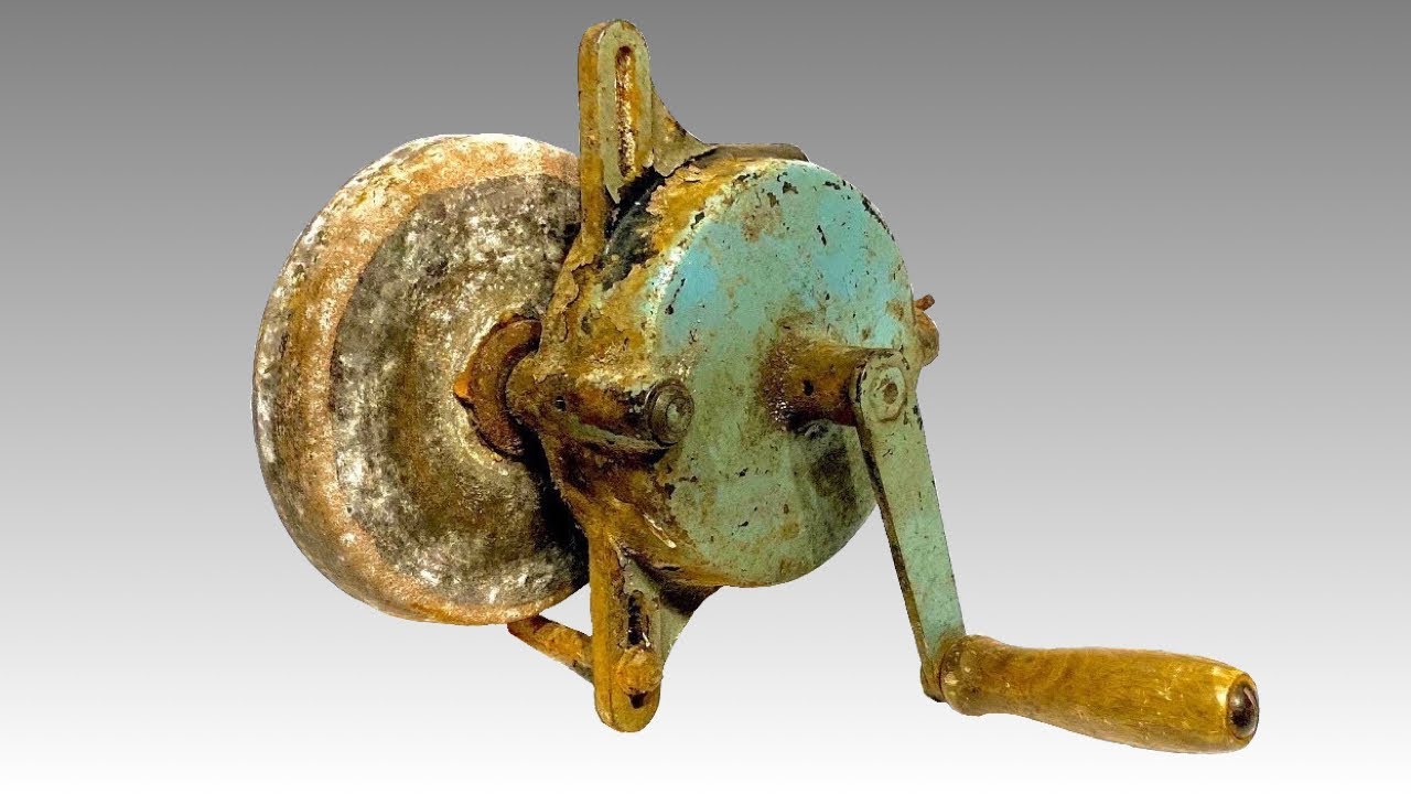 Rusty Hand Cranked Grinder Restoration - YouTube