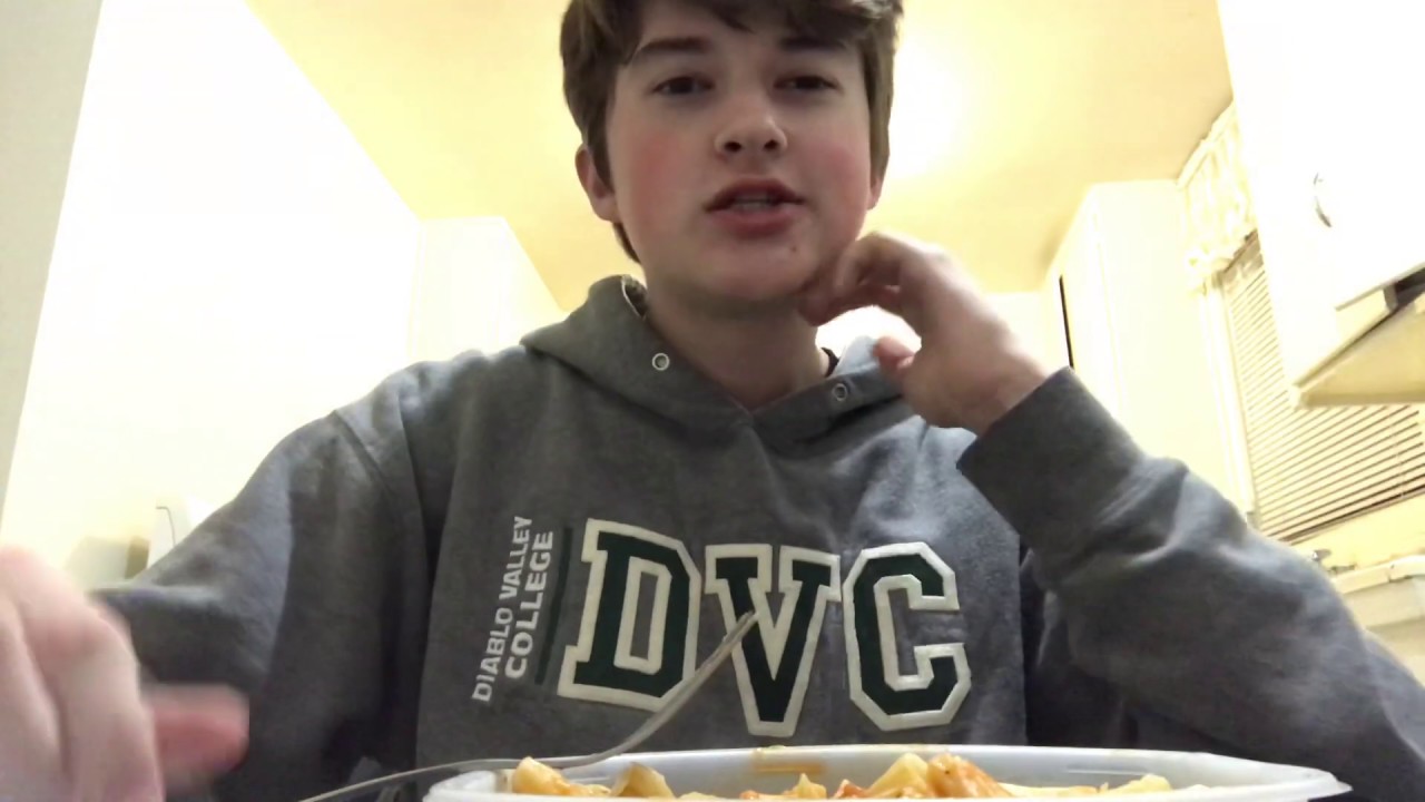 Lean Cuisine 5 Cheese Rigatoni REVIEW!!! - YouTube