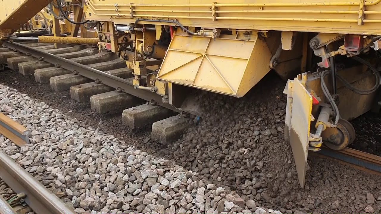 Network Rail High Output TRS (D75) completing the core works - 31st ...