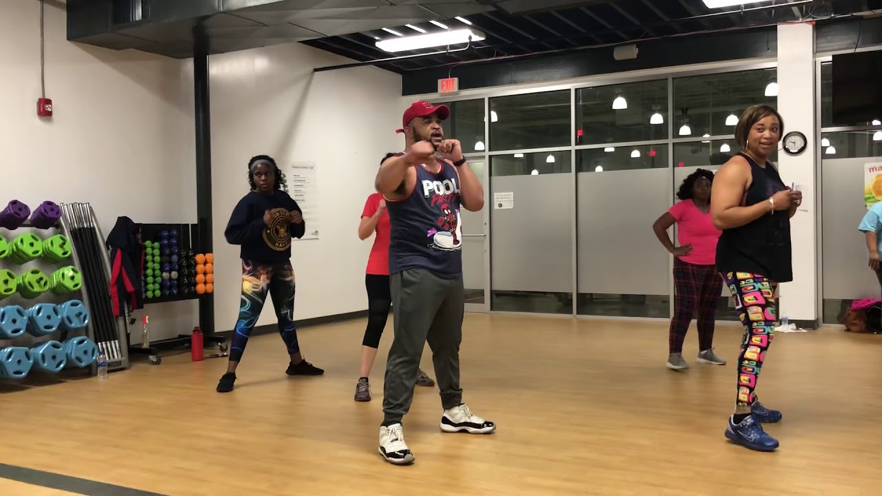 Hip Zumba Routine “Good Form” by Nikki Minaj - YouTube