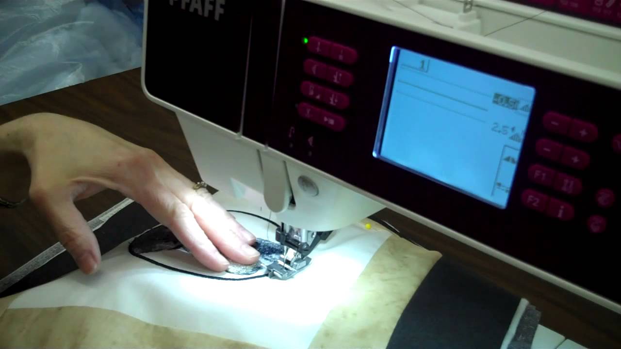 PFAFF EXPRESSION 4 2 USING THE NARROW EDGE FOOT AROUND SATIN STITCHING ...