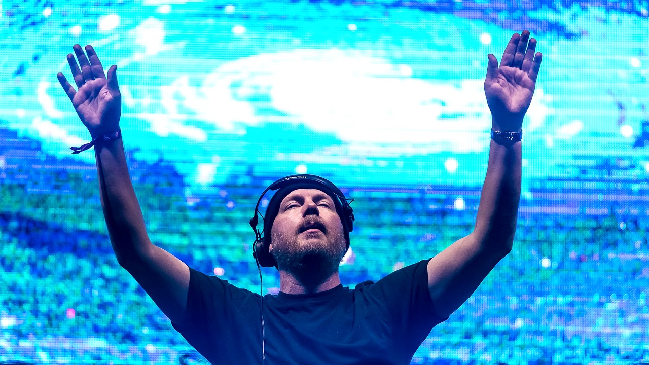 Digitalism - Circles vs. Finally (Eric Prydz Mashup) - YouTube