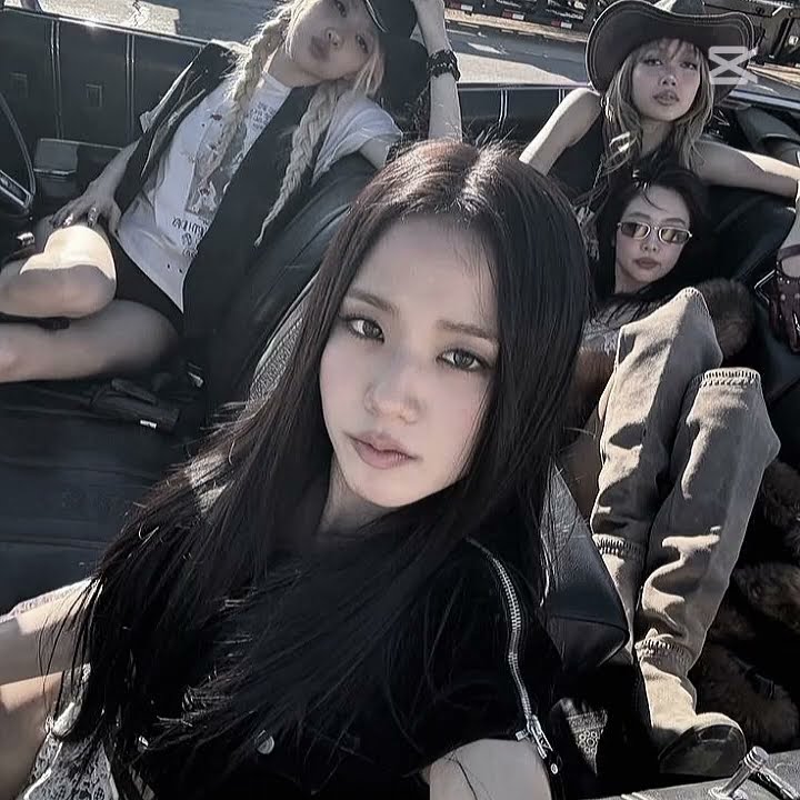 MİYAW MİYAWW😭💋💐 #keşfet #blackpink #kpop #keşfetaçıl #keşfetedüş #blink ...