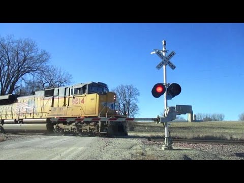 UP 8814 North MNPAL Filmed At North Kasper Siding (12-18-2023) - YouTube