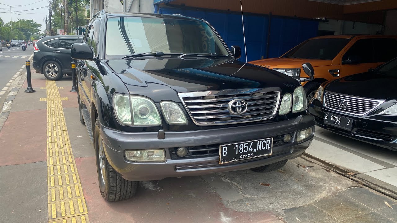 Toyota LC Cygnus di Arjuna Motor - YouTube