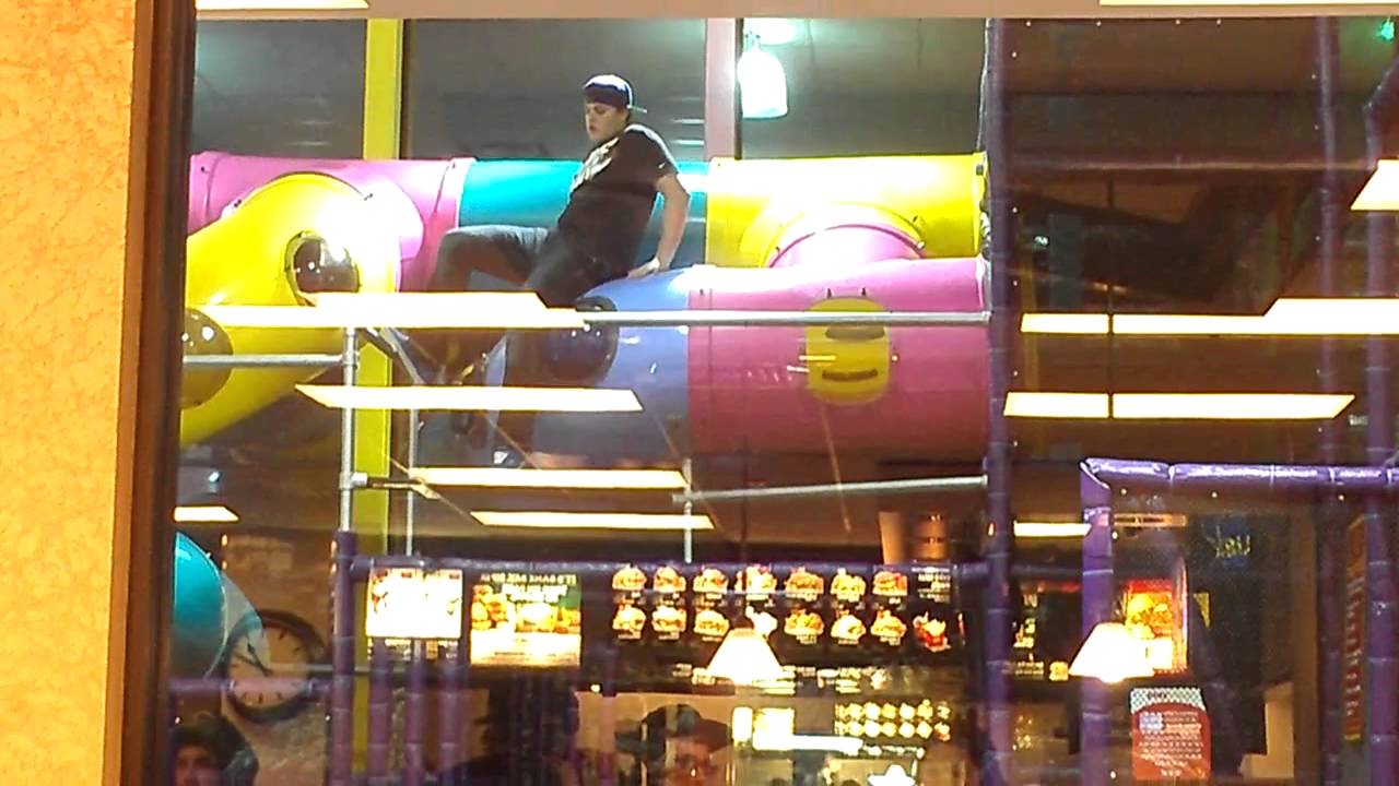 McDonald's playplace - YouTube