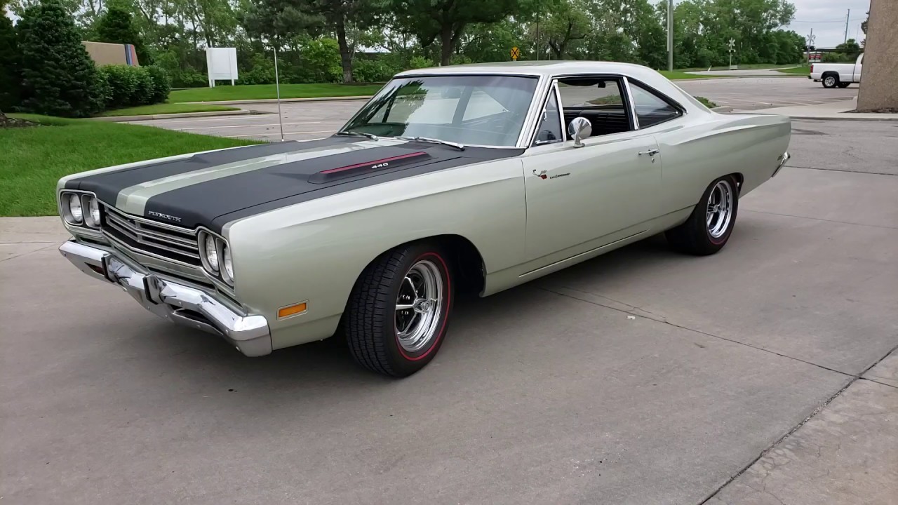 1969 Road Runner 440 six pack test drive - YouTube