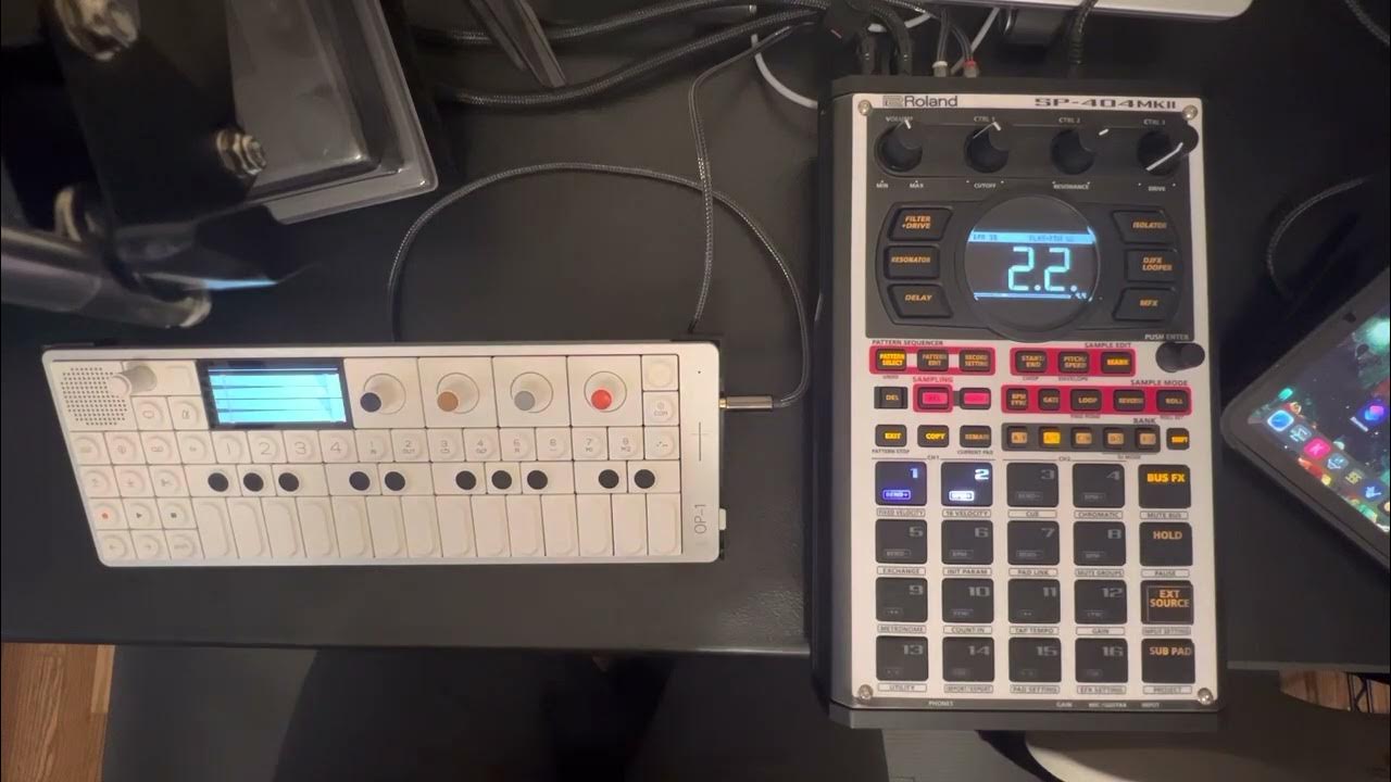 Roland SP404 MK2 issue with EXT Source button turning off and on randomly in Pattern Mode ...