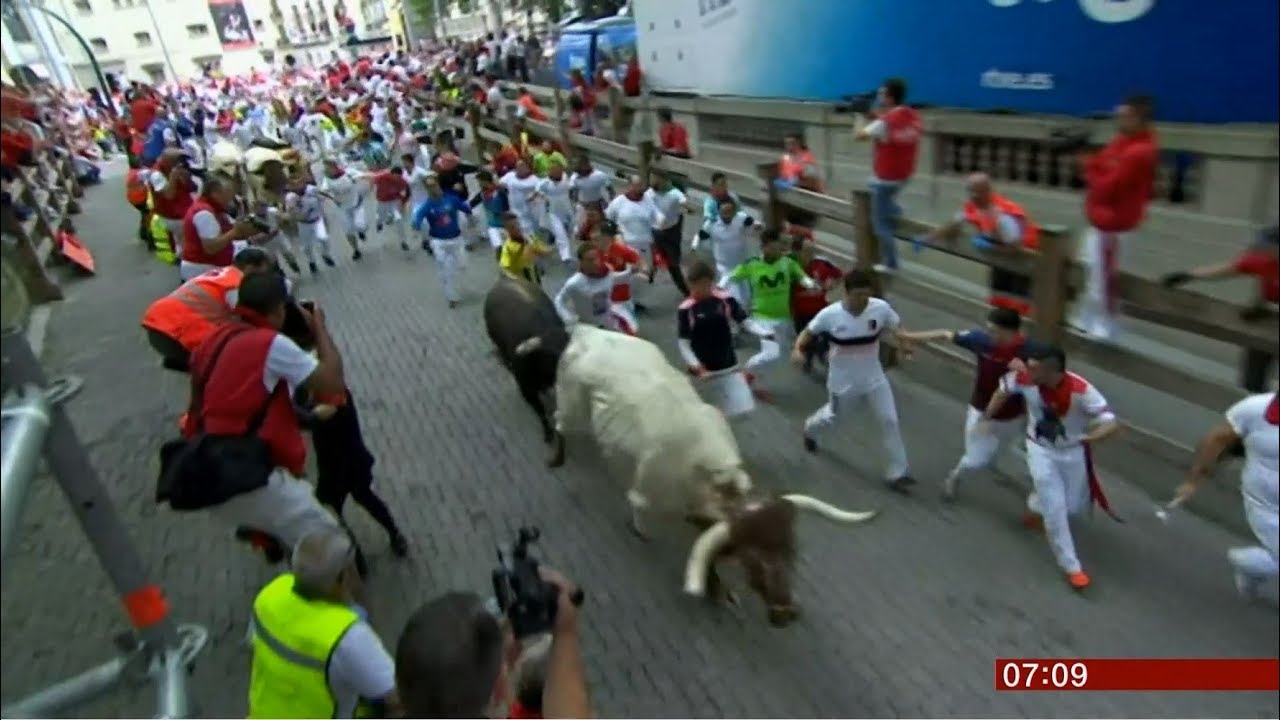 Running of the Bulls in Pamplona (Spain) - BBC News - 8th July 2019 ...