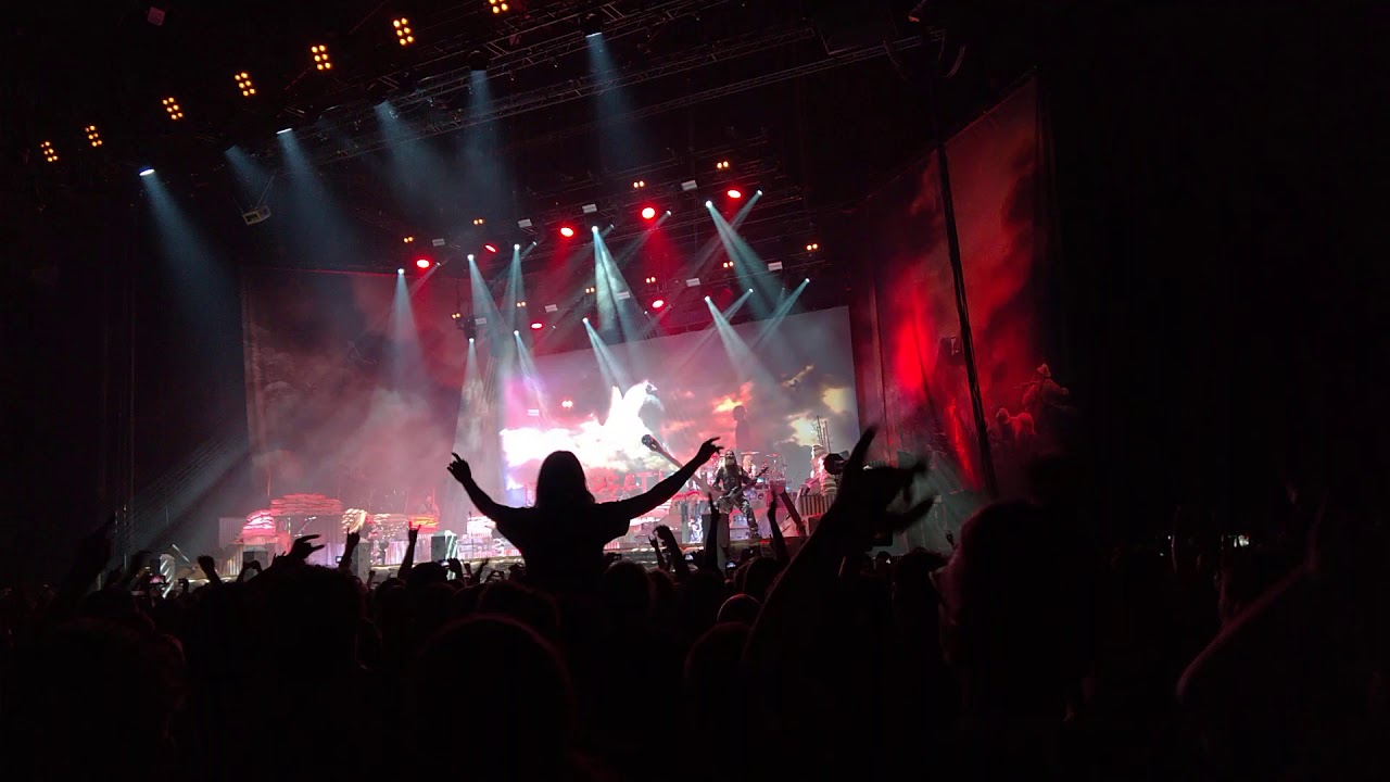 Sabaton - To Hell and Back [live Budapest 2020] - YouTube
