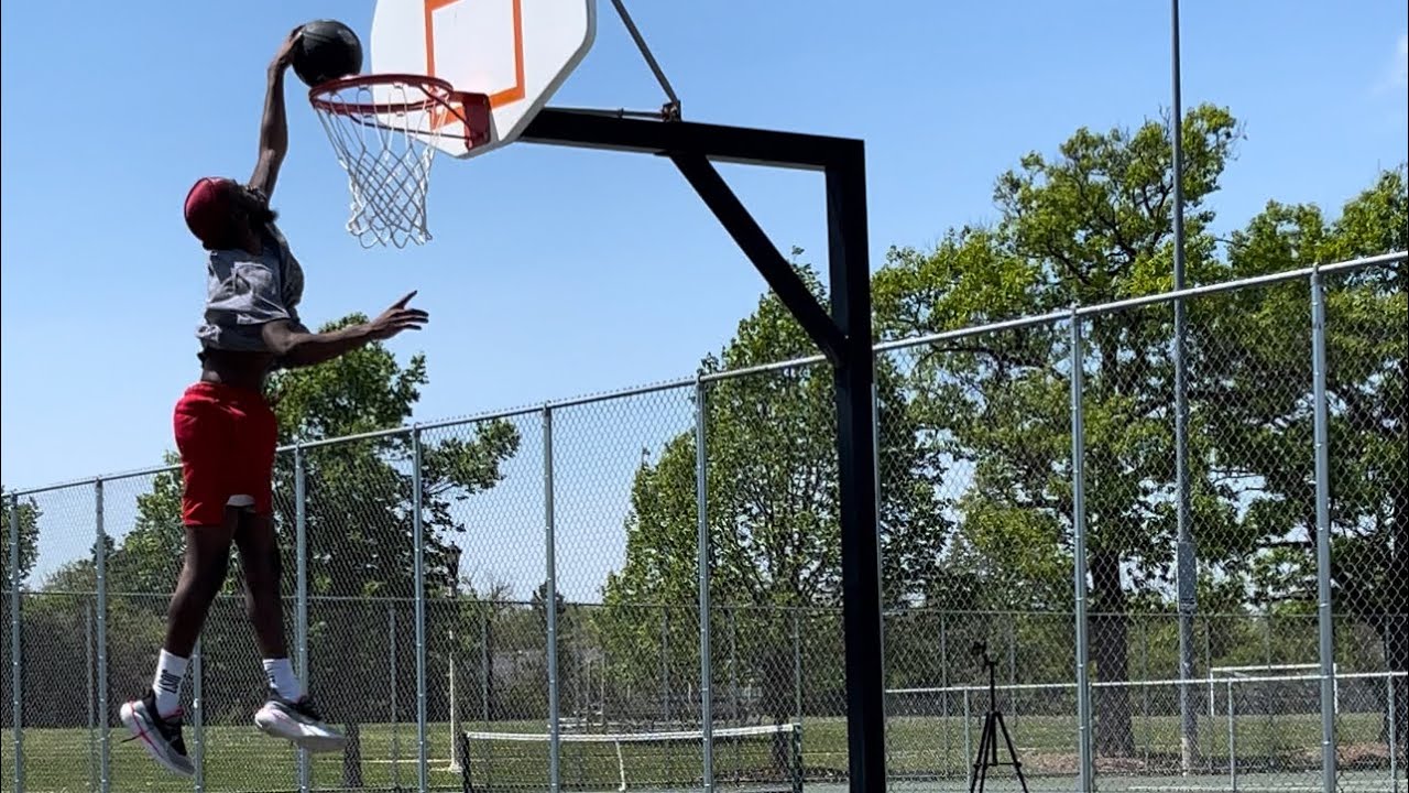 2v1 Basketball At The Park | #basketball #2v1 #park - YouTube