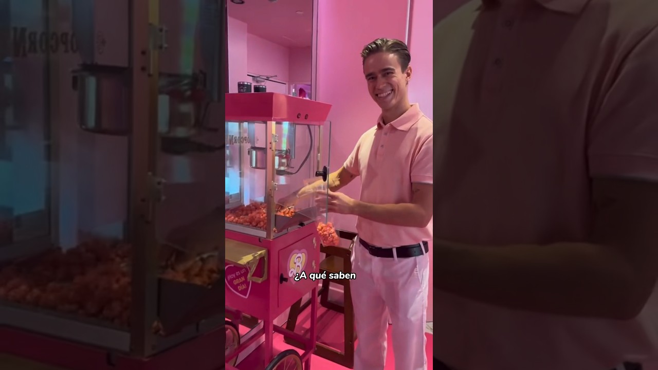 KEN le regala PALOMITAS🍿 a BARBIE 💖 #shorts - YouTube