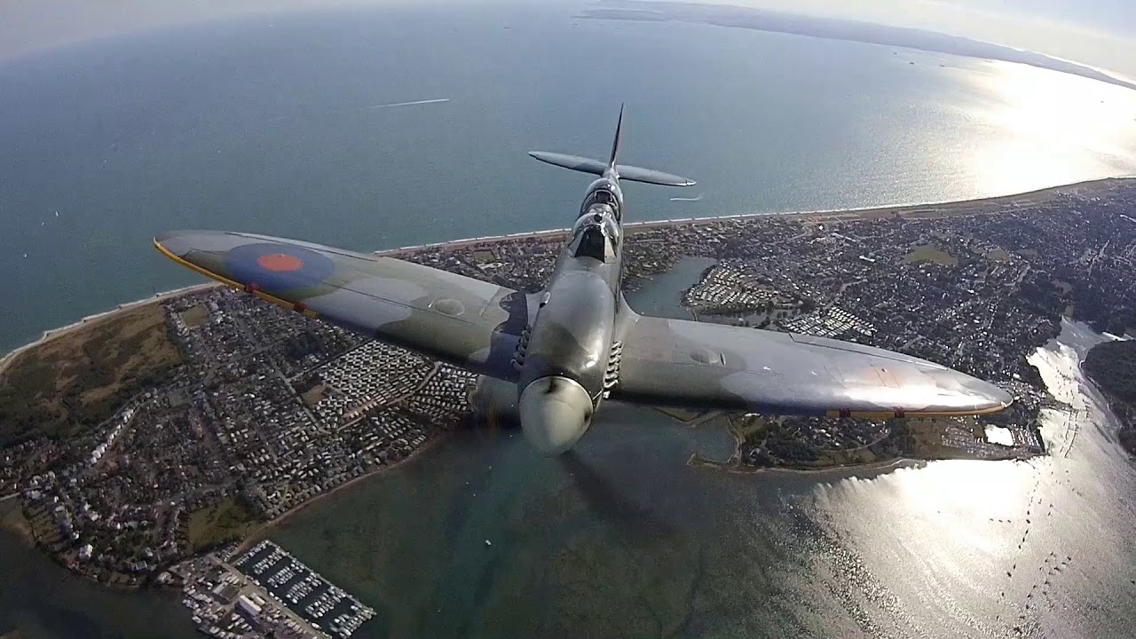 Spitfire Flights - Boultbee Flight Academy - YouTube