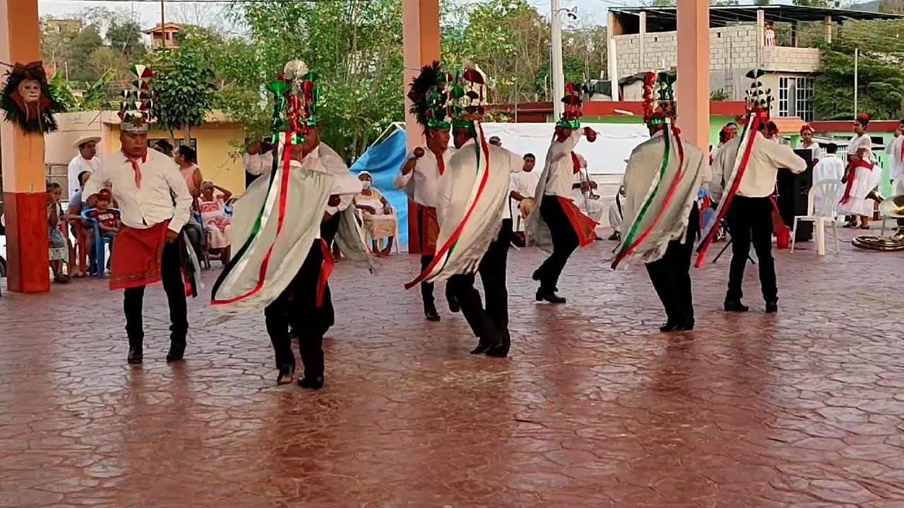 DANZA DE INDITAS Y DANZA DE TRES COLORES - YouTube