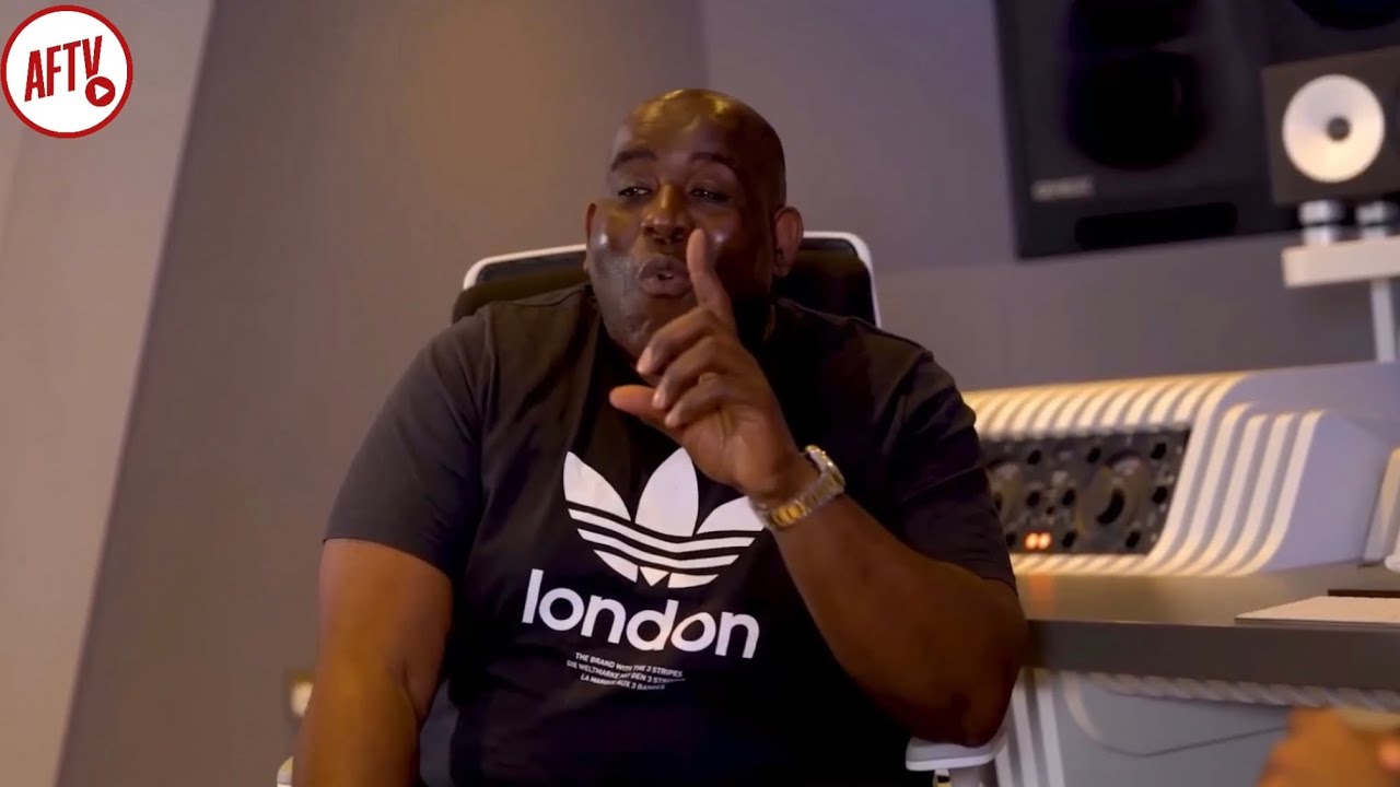 Crucial Robbie will record ONE MORE TUNE if Arsenal win something - YouTube