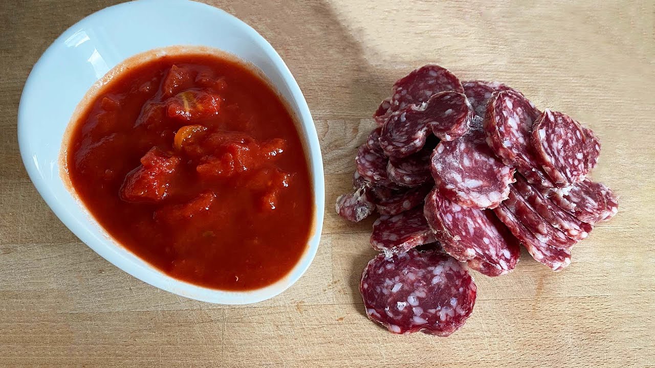 Du saucisson et de la tomate. Une recette simple et originale à faire ...
