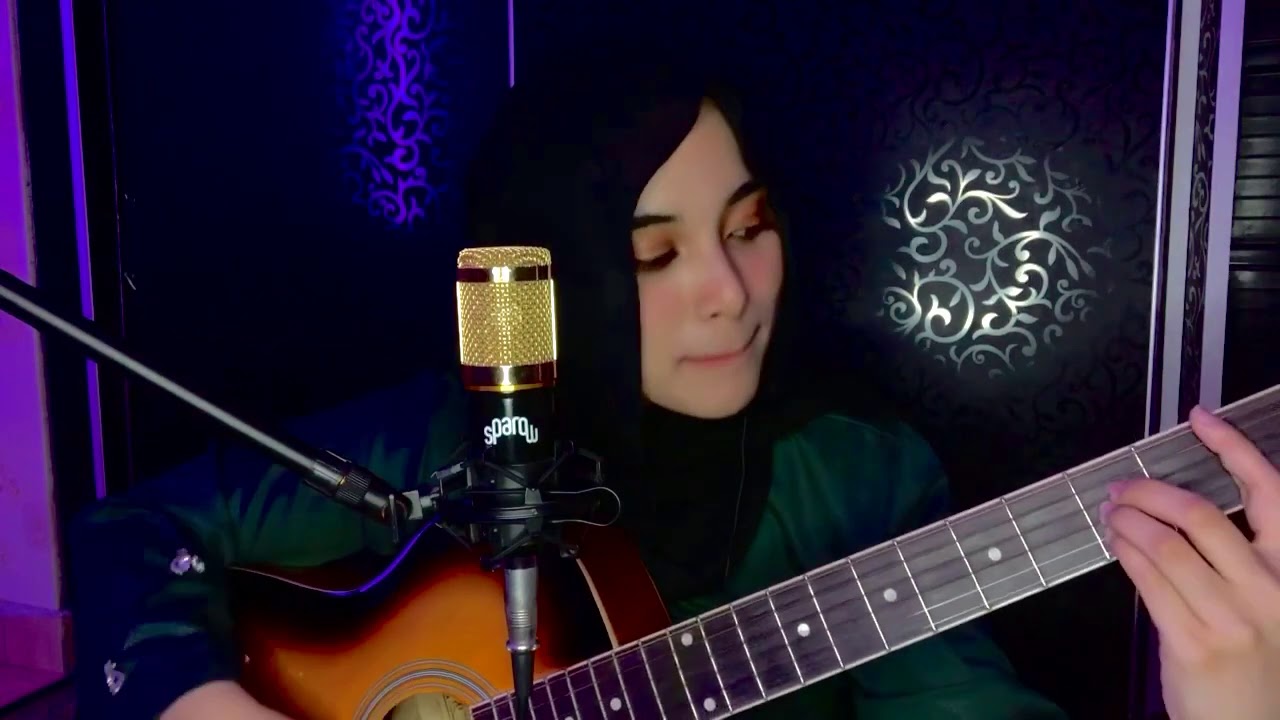 Chica - Aziz Harun ( LIVE #songcover by Lia Aziz ) - YouTube