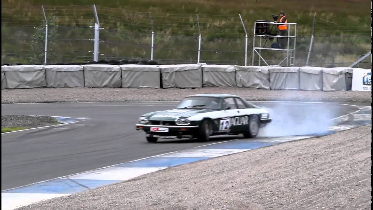 Warren Dunbar drifting his jaguar xjs twr v12 - YouTube
