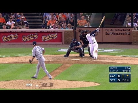 SEA@DET: Upton gives the Tigers a 7-6 lead with homer