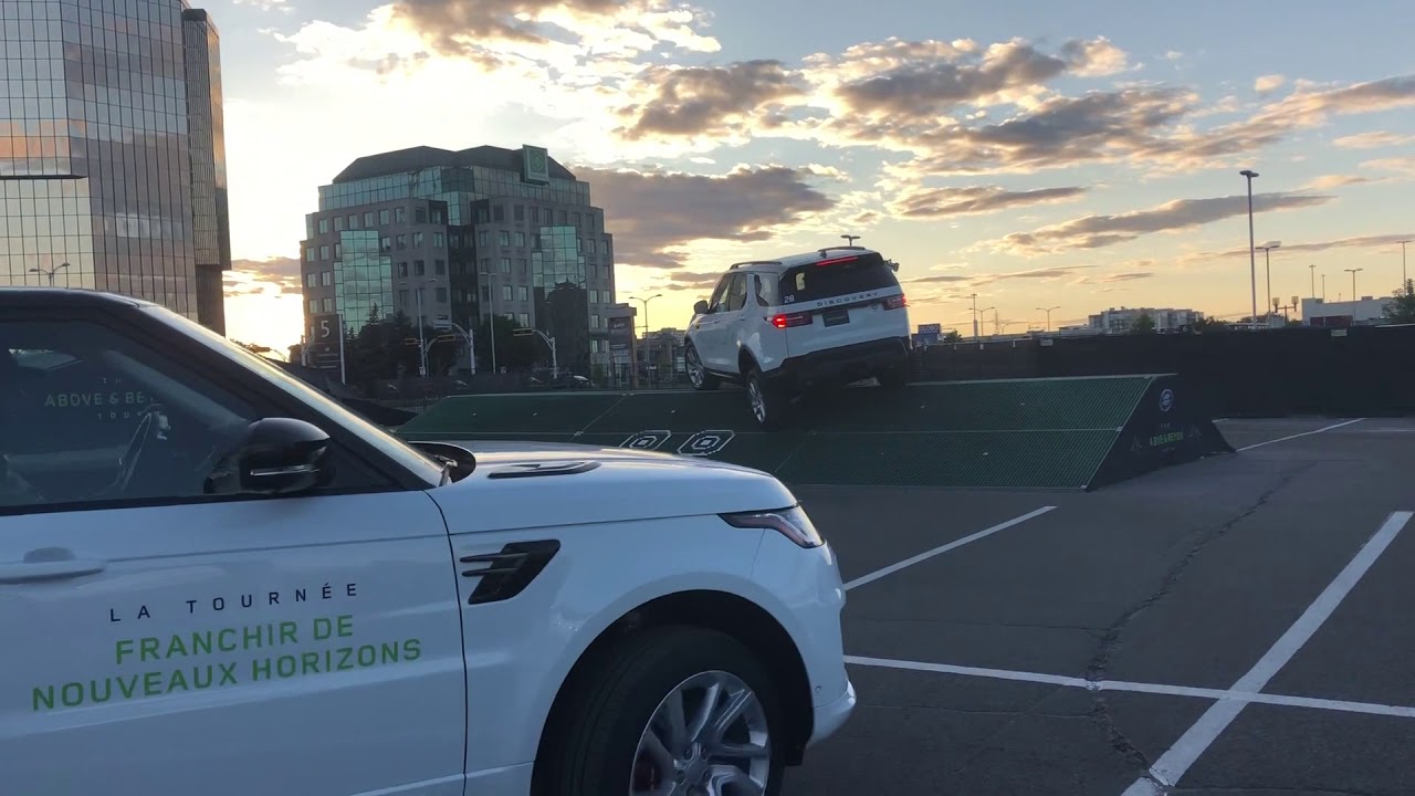 Land Rover Montreal obstacle course - YouTube