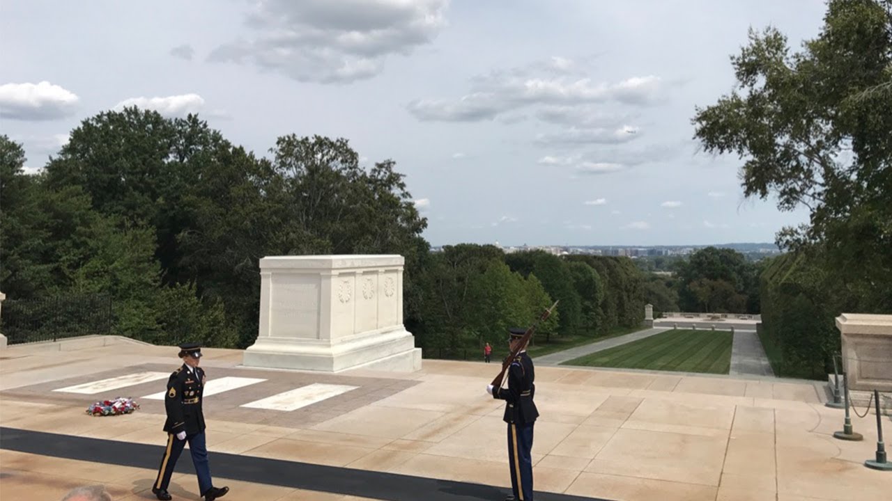 Changing of the Guard at Arlington National Cemetery Tomb of the ...