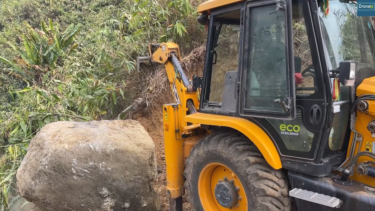 Working on Such Scary and Dangerous Hills' Top-Skillful Operators Give ...