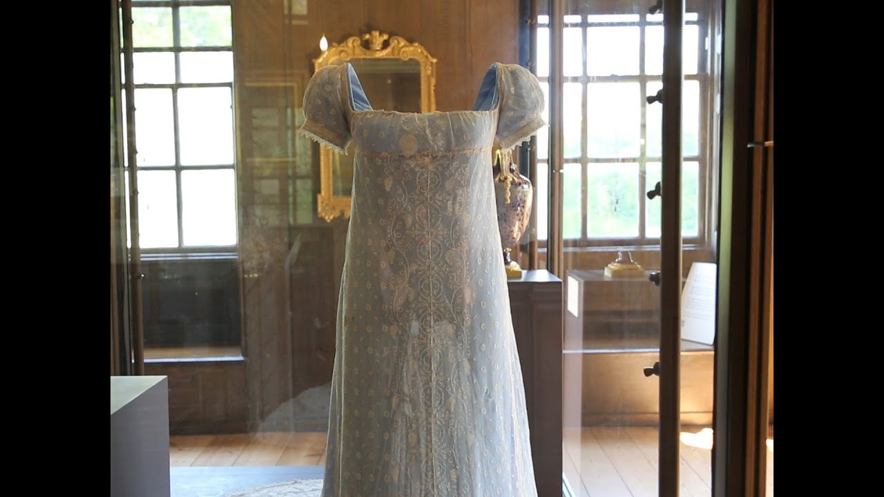 Queen Charlotte's Dress at Kew Palace - YouTube