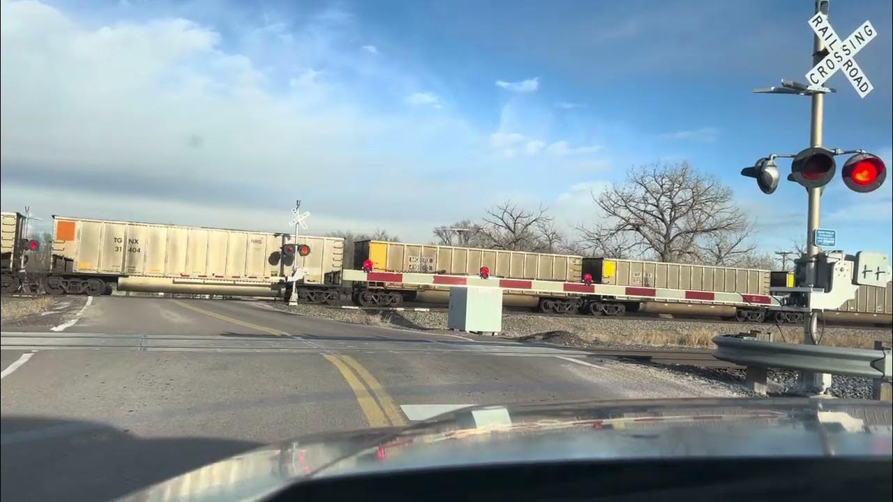 BNSF #8552 Lead’s The NB E-SLPBKM0-01B At Hanover & Old Pueblo Road In Fountain CO 1/14/24 ...