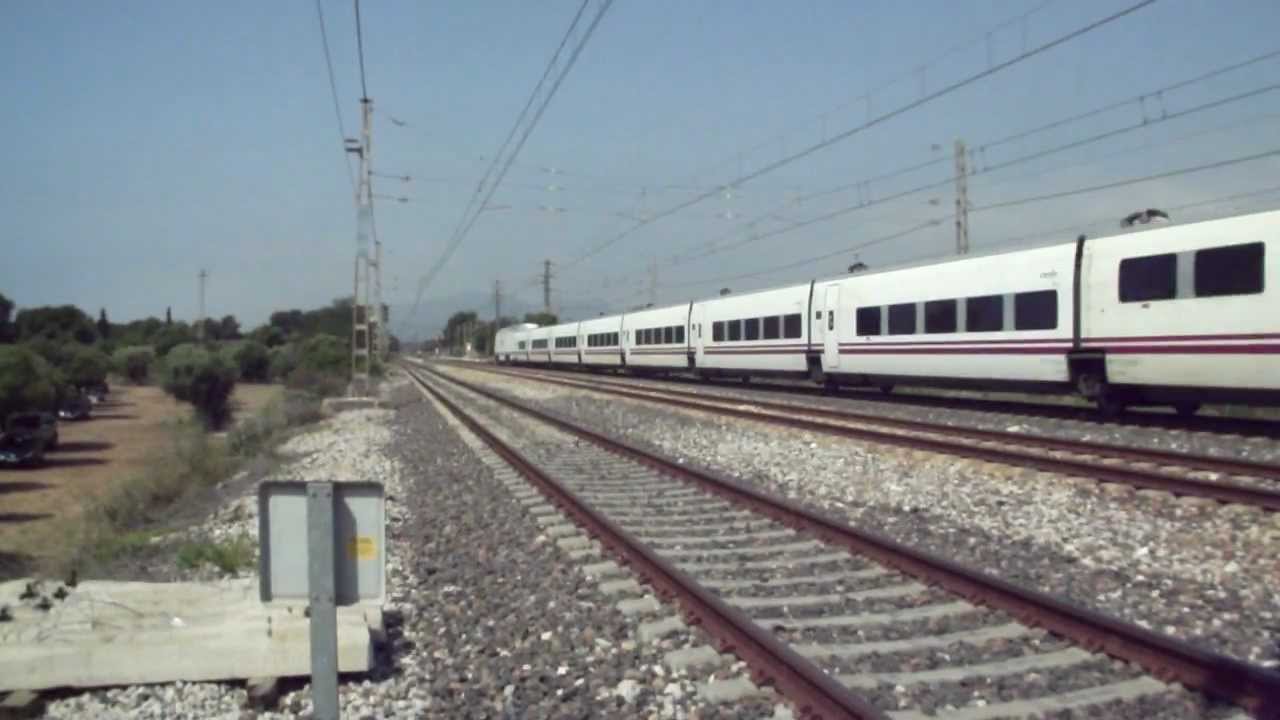 Talgo 250 Euromed en Mont-Roig del Camp. - YouTube