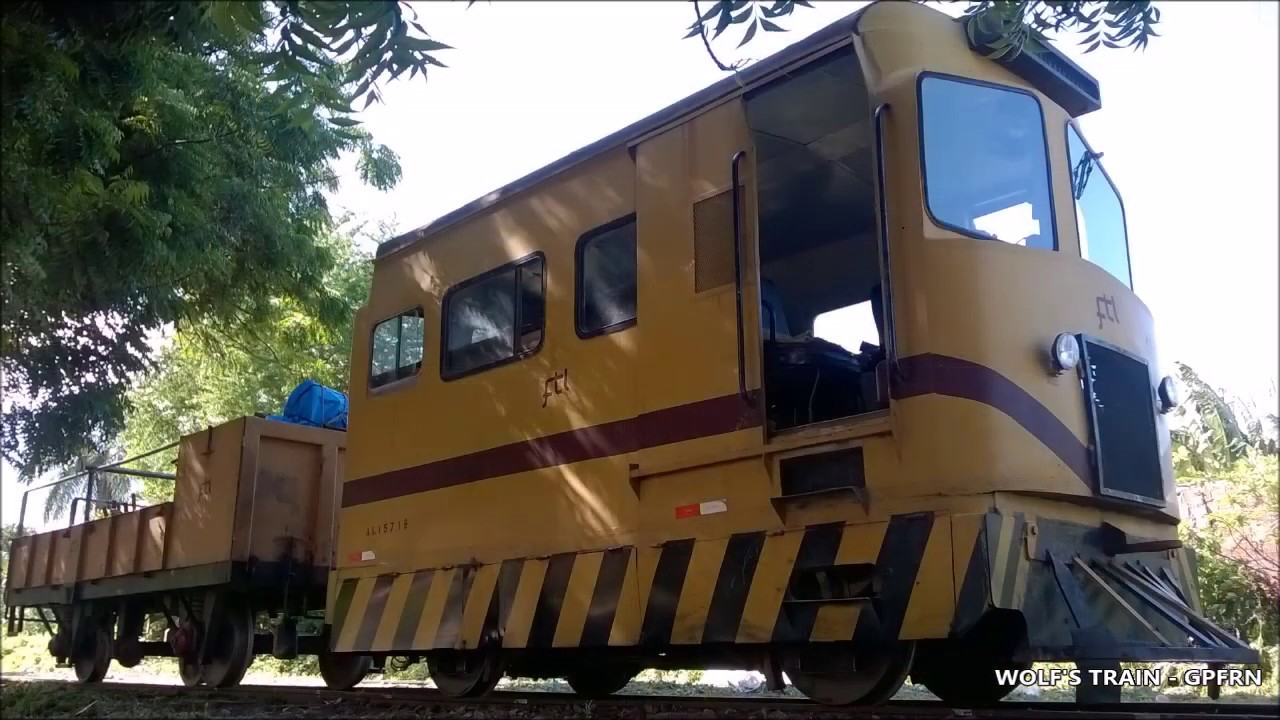 Auto de Linha da FTL Transnordestina passando pela pn no centro de ...