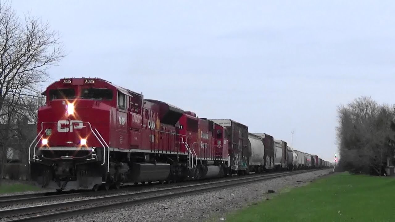 CP 7025 at Lake Forest, IL - YouTube