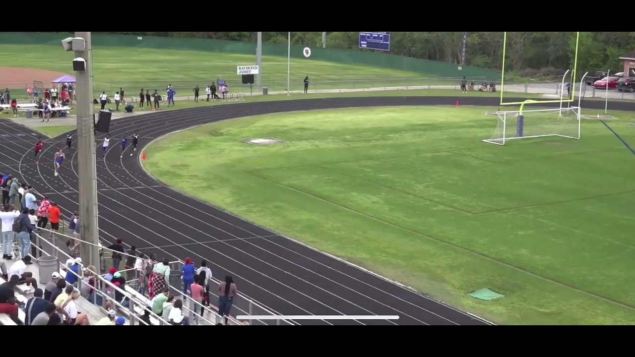 Cade Flatt runs 47.07 in the 400 at the Mobile Challenge of Champions ...