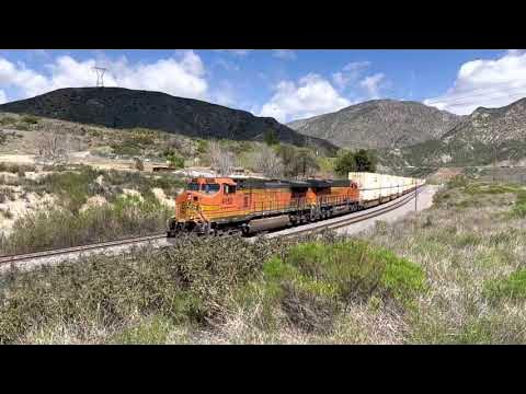 Smooth Rolling BNSF Intermodal Train. Amazing Scenery At Blue Cut Cajon Pass! 4KHDR 3-20-22 ...
