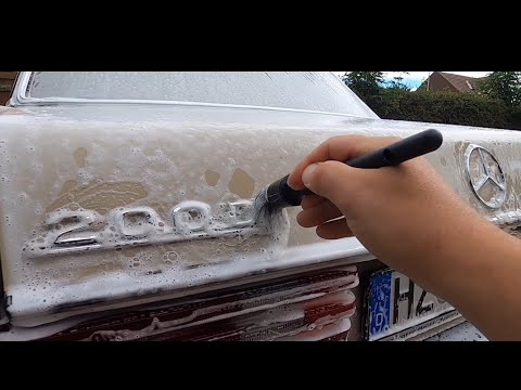 washing the Benz (again). Mercedes w123 200d - YouTube