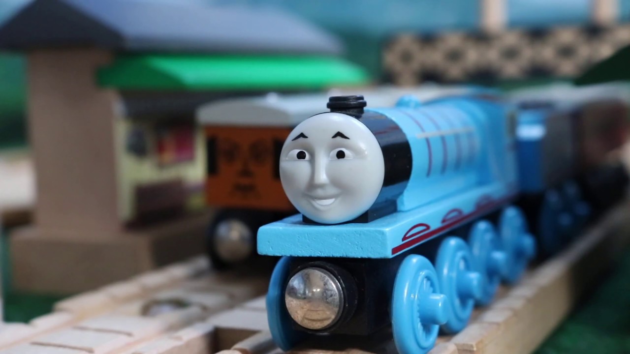 Gordon & The Gremlin (Alec Baldwin) - YouTube