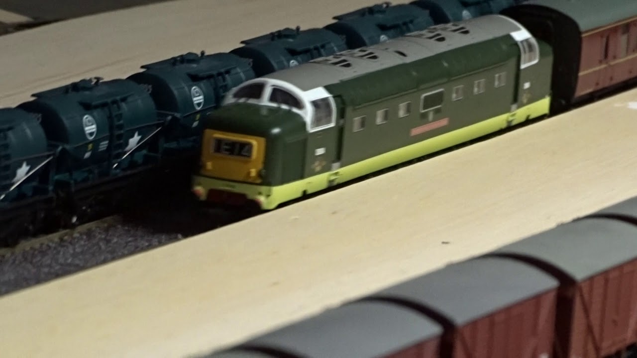 A more accurate scale Deltic - Bachmann variety - YouTube