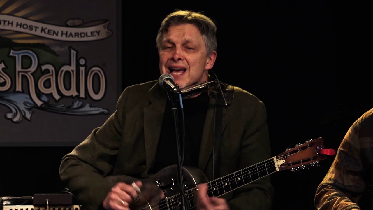 Rolling Hills Radio # 93 Deirdre Flint and Gordon Munding - YouTube