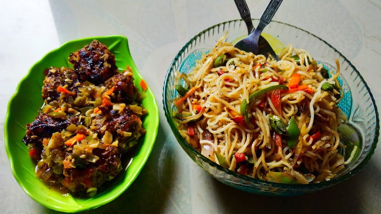 Veg Manchurian and hakka noodles - YouTube