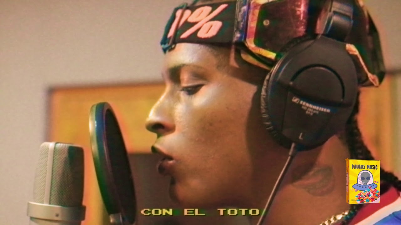 Químico Ultra Mega grabando "Fumo" en el estudio 👽 (Paulus Music) - YouTube