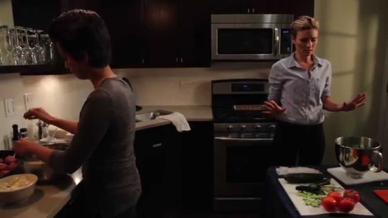 Easy Abby (Trailer Deutsch German Subtitles) - YouTube