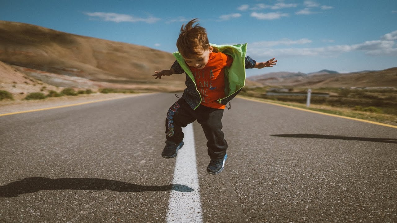 BGM Dance Vibes! Let us dance together! Music connects people and the ...