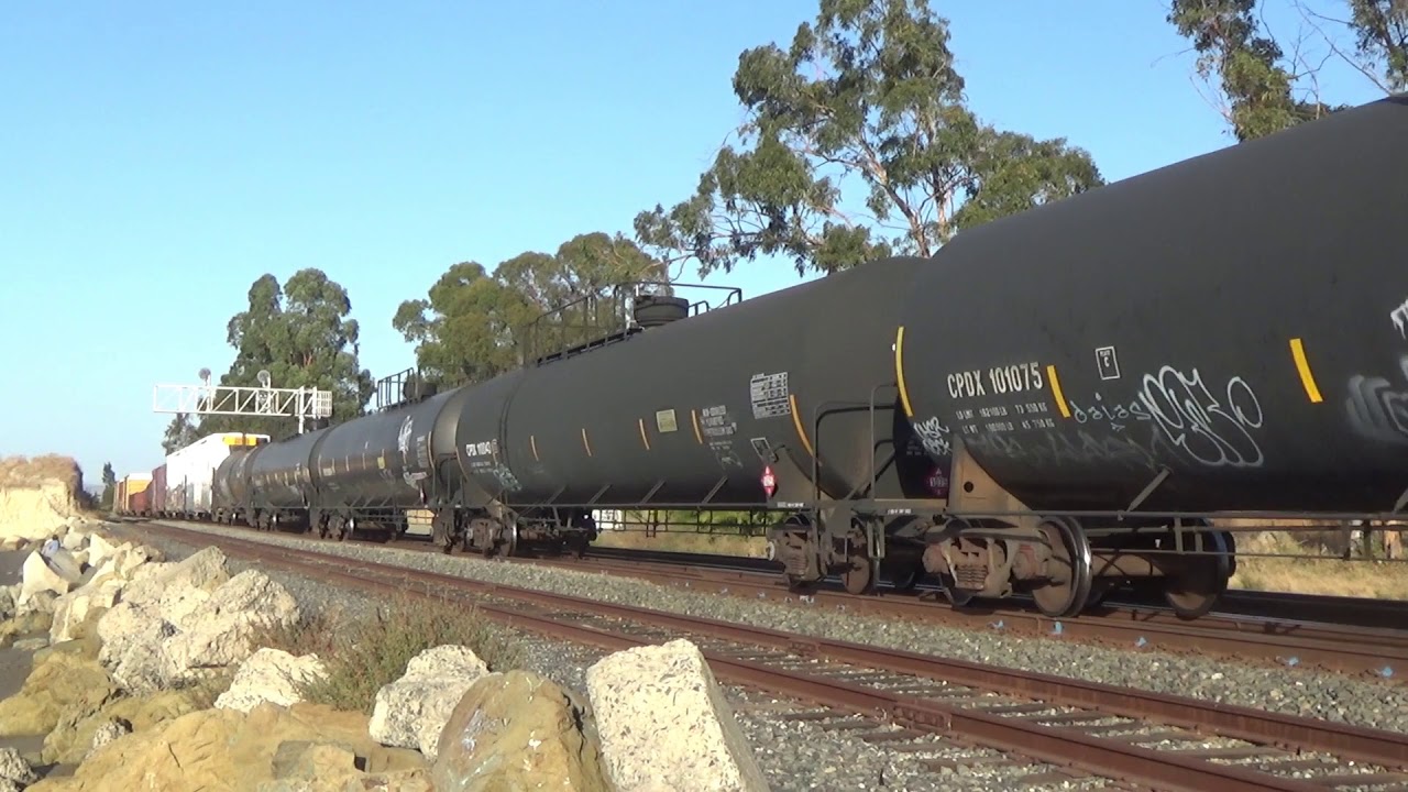 UP 5271 with a Hefty MRVOA 30oct19 - YouTube