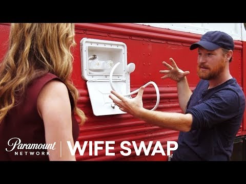 'We Have a Composting Toilet' | Wife Swap Official Sneak Peek