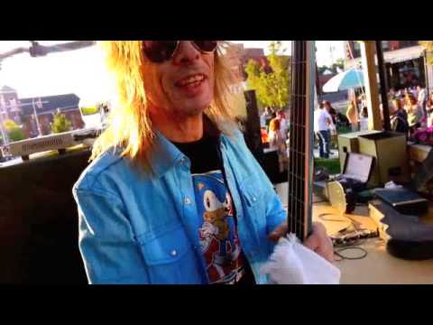 How's The Neck? Ep.1 Kent Weber and his 2012 Gibson Midtown Bass - YouTube