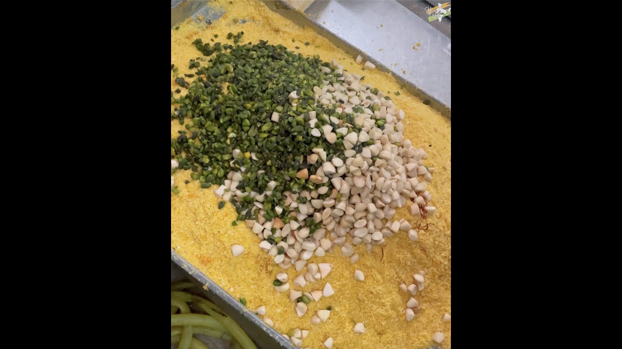 Malai Gilori / Kesar Malai Paan at Ram Asrey, Lucknow (Since 1805 ...