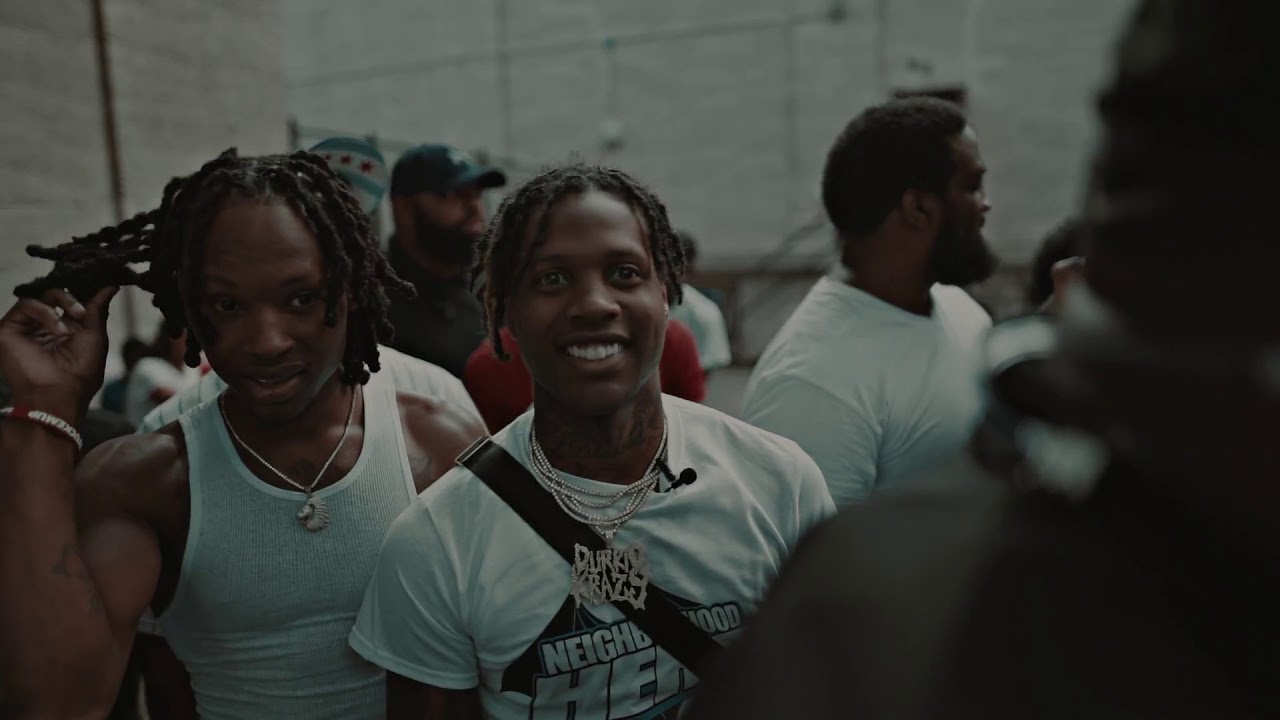 Lil Durk Gives Back to the Chicago Community - YouTube